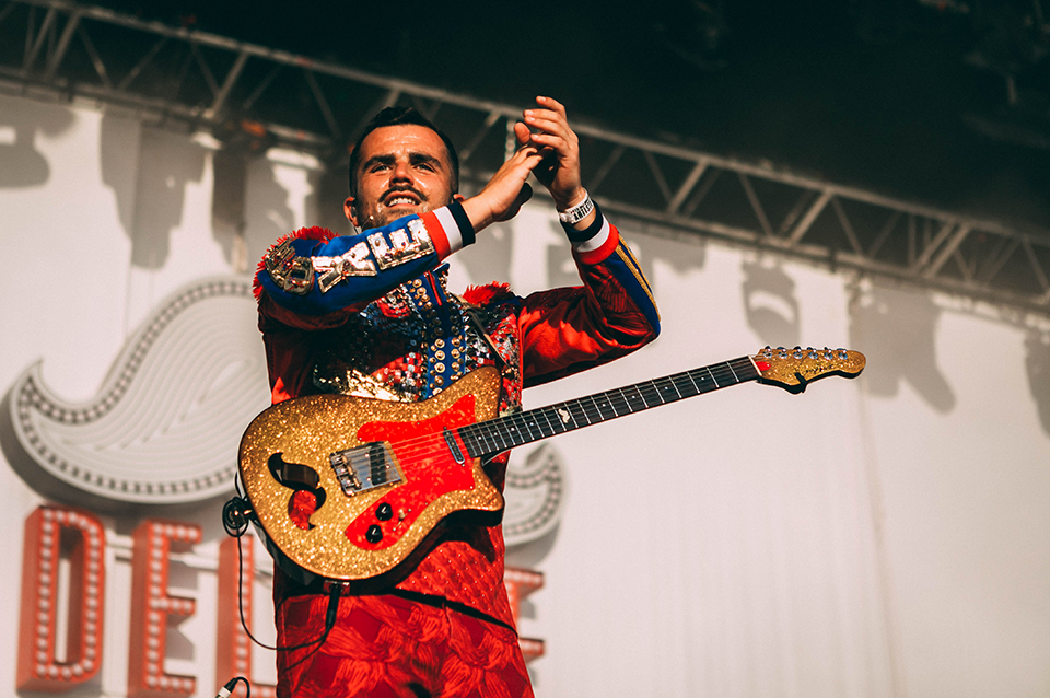 Deluxe : l'interview mode du groupe à la moustache