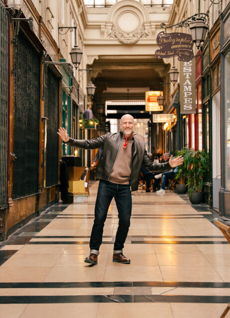 On a créé un blouson en cuir chez Atelier Bertrand