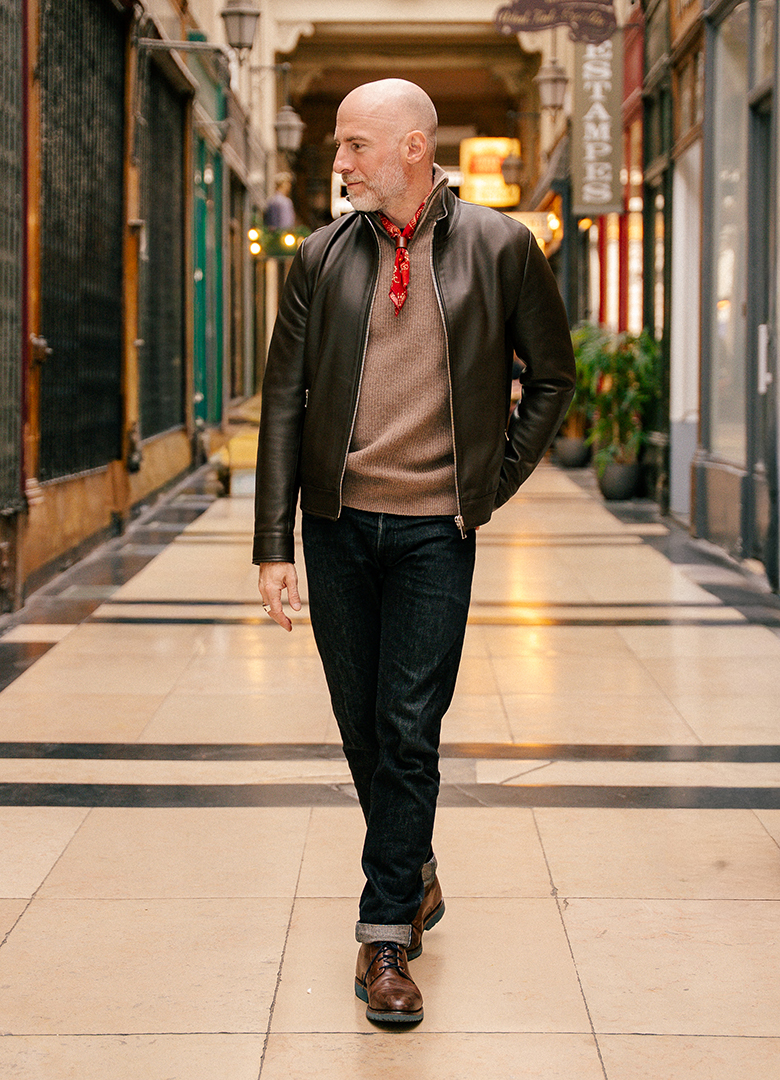 On a créé un blouson en cuir chez Atelier Bertrand