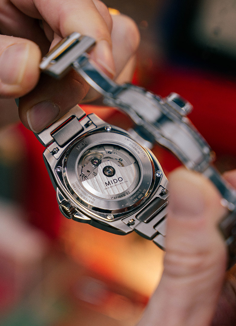 Mido Multifort TV Big Date Titanium : l’icône seventies passe à l’ère ...